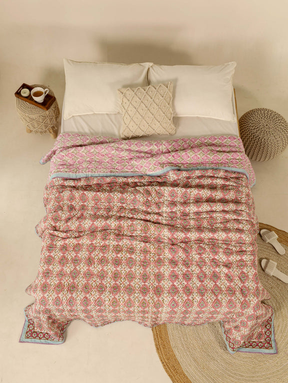 Red and Pink Reversible Quilted Bed Razai – Shuddhistore